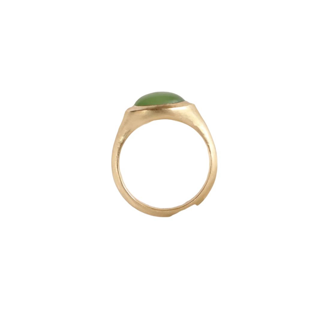 Gold Inanga Pounamu Small Oval Cabochon Ring | The Jewelry Edit – TJE