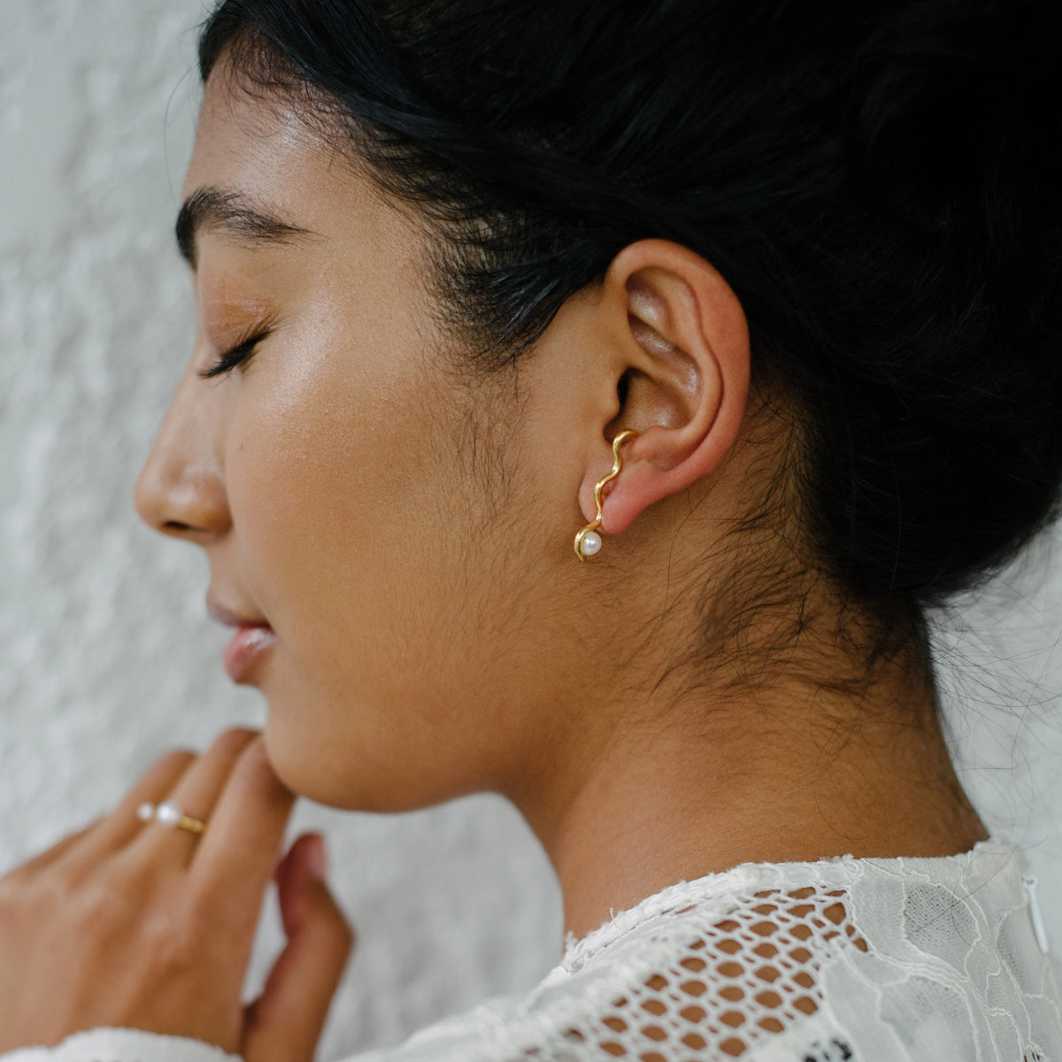 Libra Ear Hugger – TJE